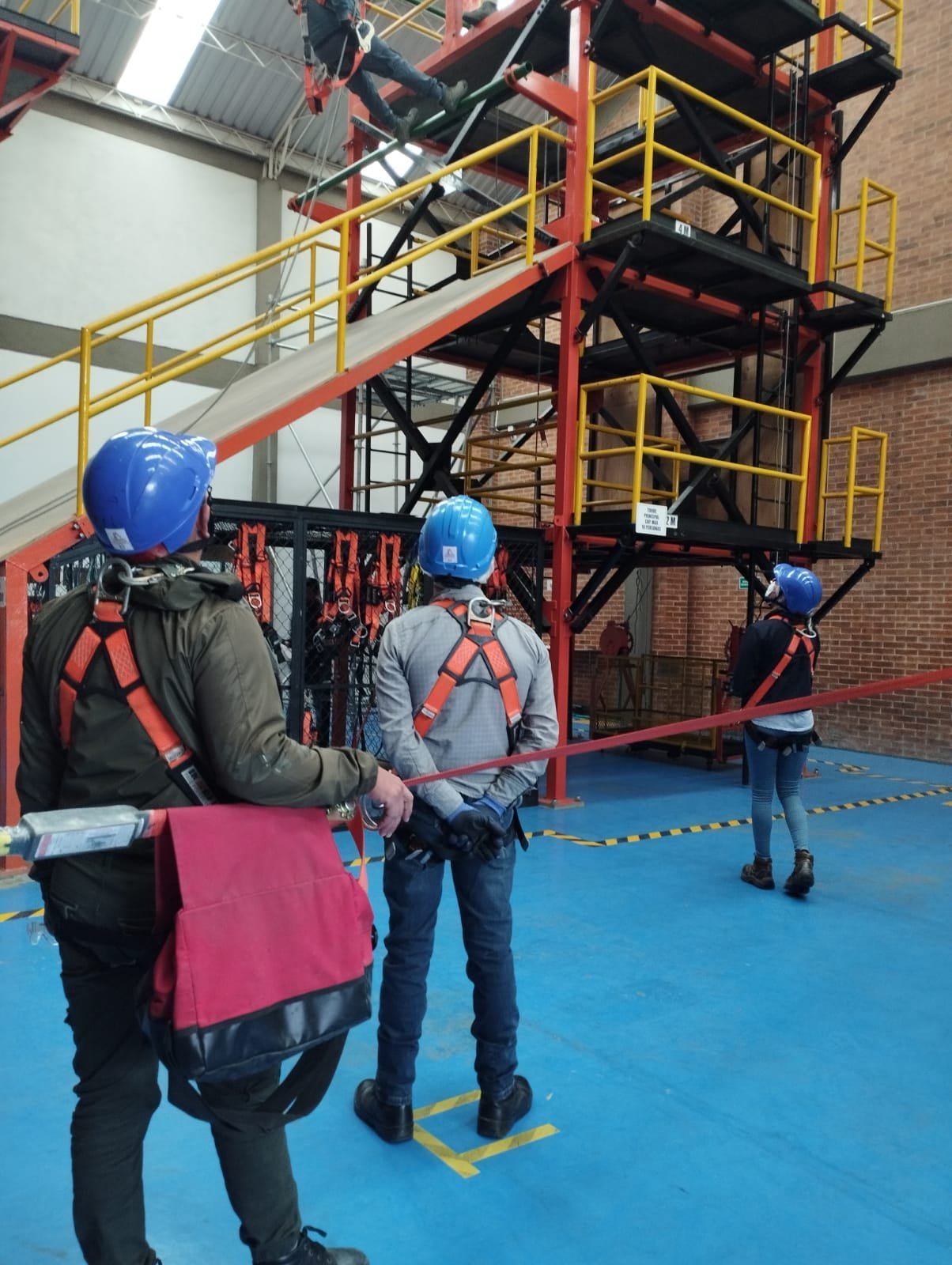 CAPACITACIÓN Y ENTRENAMIENTO DE TRABAJO EN ALTURAS – CONSULTORÍA ...